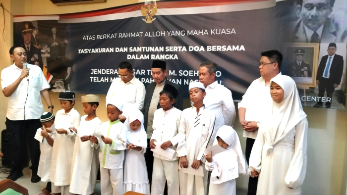 Jenderal Soeharto Pahlawan Nasional: Tasyakuran Agus Sudono Centre ...